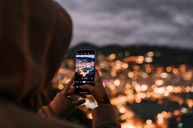 Low Light Phone Photography: The Best Settings and Pro Tips